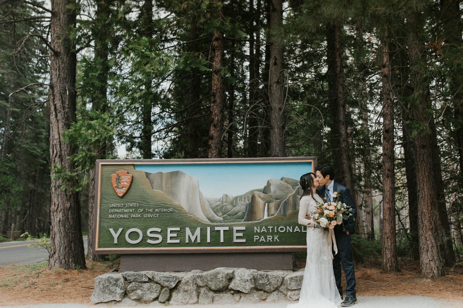 Yosemite Welcome Sign Elopement // Irene + Eric - tonigphoto.com